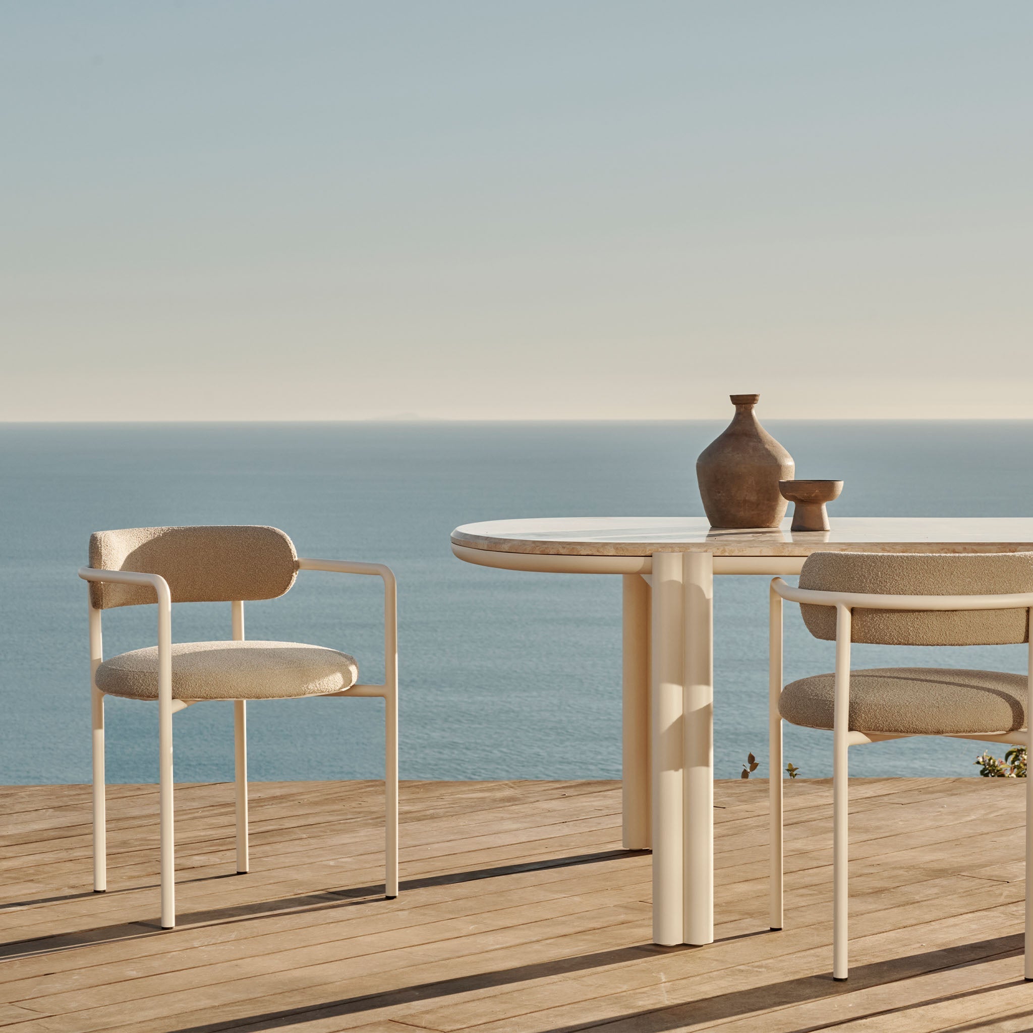 Cove Aluminum Pill Dining Table – Harbour Outdoor Australia
